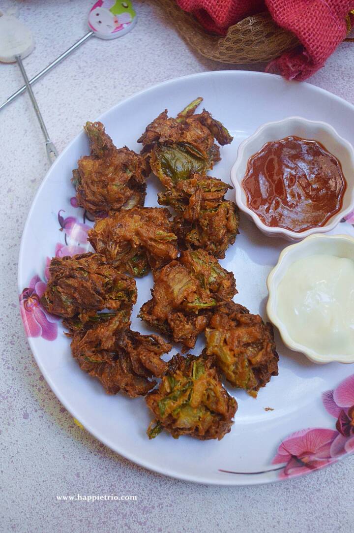 Ceylon Pasalai Pakoda| Water Leaf Spinach Pakora - Cook with Sharmila