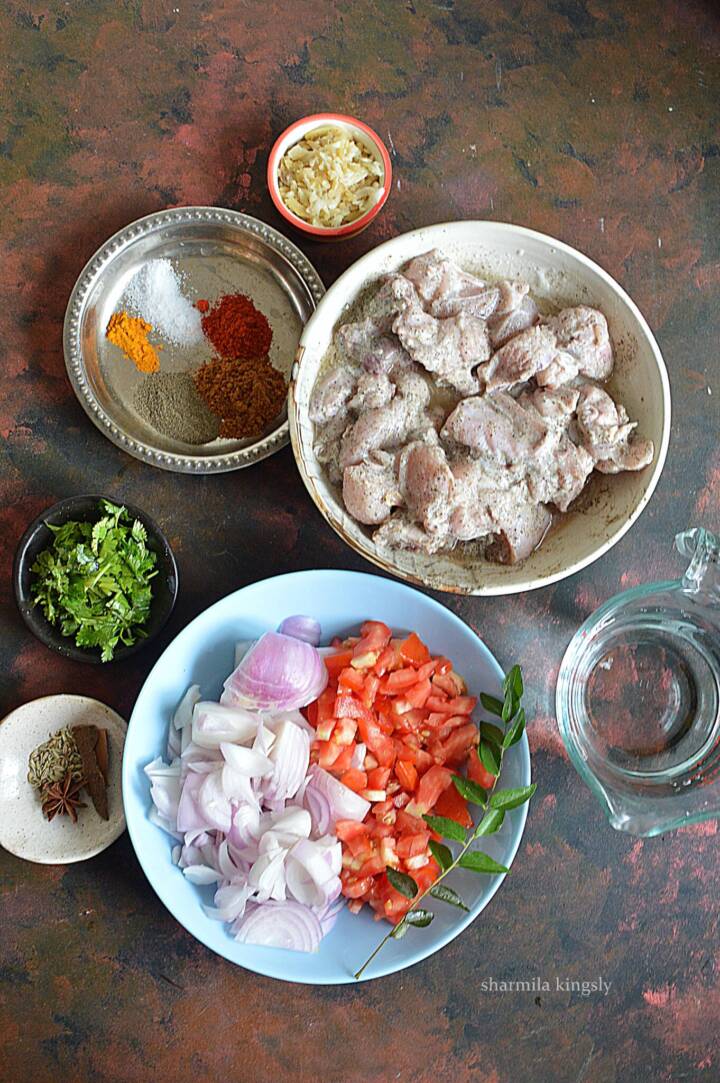 Pepper Chicken Curry - Cook with Sharmila
