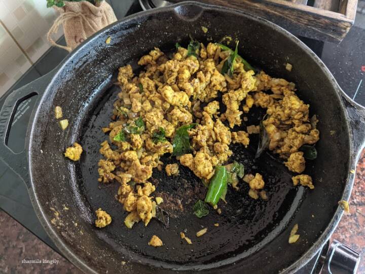 Chicken Keema Egg Burji - Cook with Sharmila