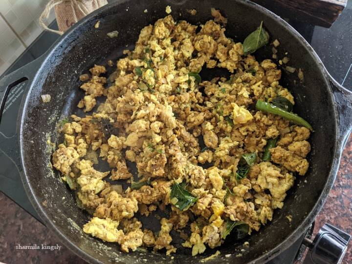 Chicken Keema Egg Burji | Minced Chicken Egg Podimas - Cook with Sharmila