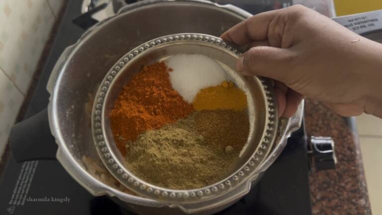 Indian Style Green Chicken curry with Coconut - Cook with Sharmila